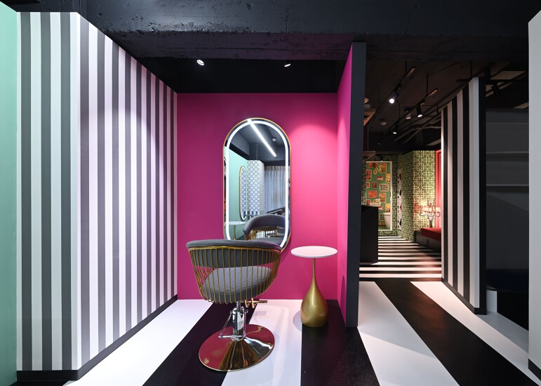 Reflet by remmy [新宿駅] 店舗デザイン.COM